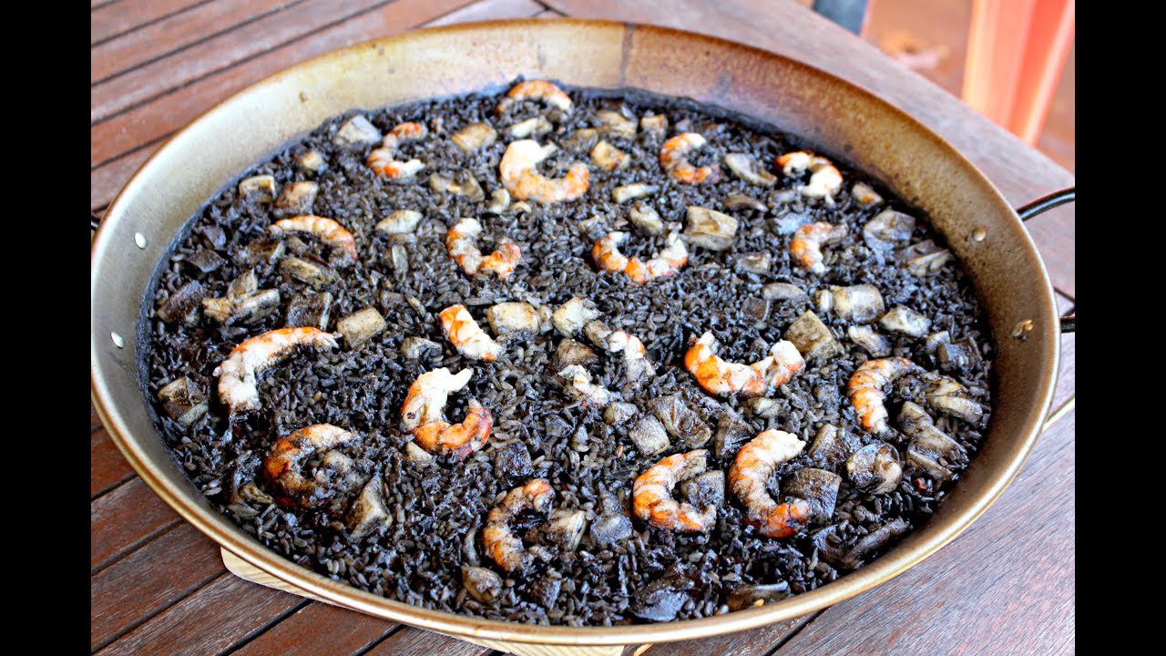 Delicioso y fácil: Receta de arroz negro con sepia para sorprender en ...