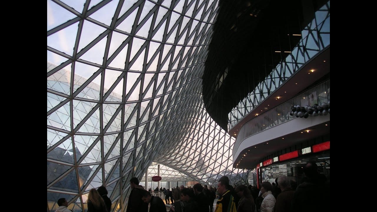Explorando el MyZeil en Frankfurt: Guía Completa para Visitar el Icono ...